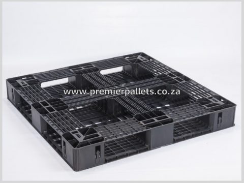 Damaged: Plastic Pallets - Premier Pallets